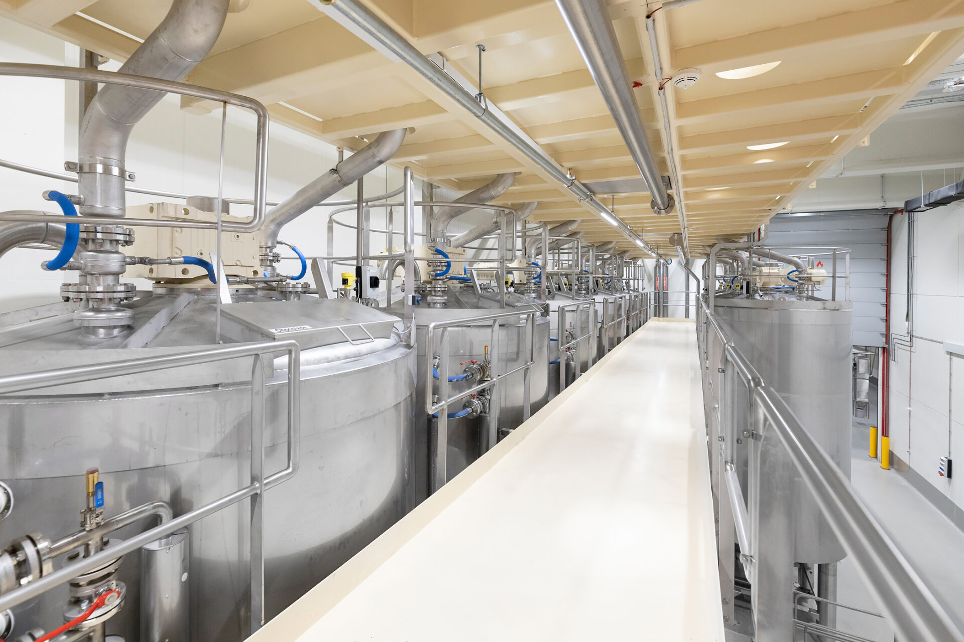 28 Stainless Steel Chocolate Tanks For Sustainable Belcolade Chocolate ...